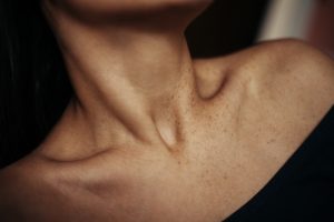 Neck and décolleté rejuvenation - Inovosense
